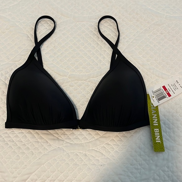 Gianni Bini | Swim | Black Gianni Bini Triangle Bikini Top | Poshmark